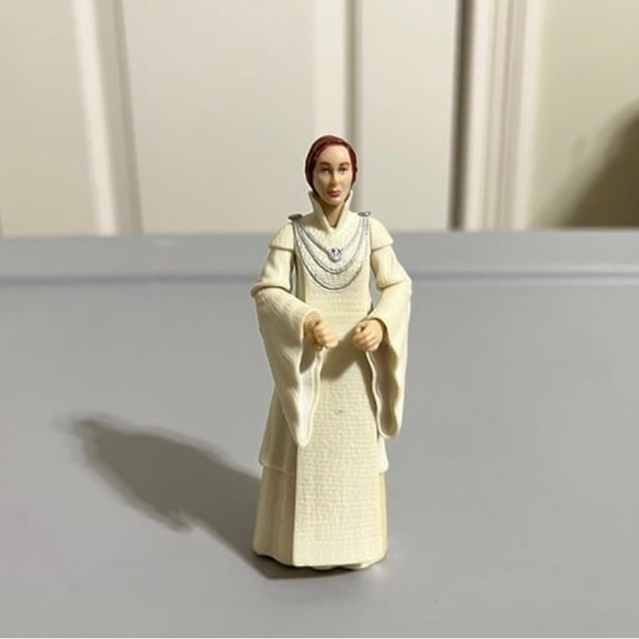 Star Wars | Toys | Star Wars Revenge Of The Sith Mon Mothma Action ...